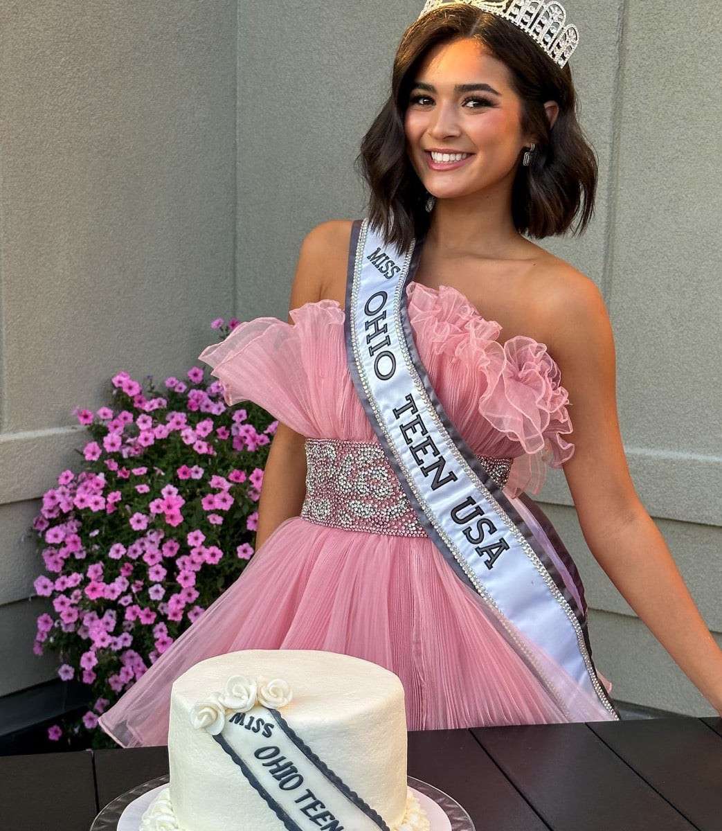 Miss Ohio Teen USA 2023 Carolina Sola