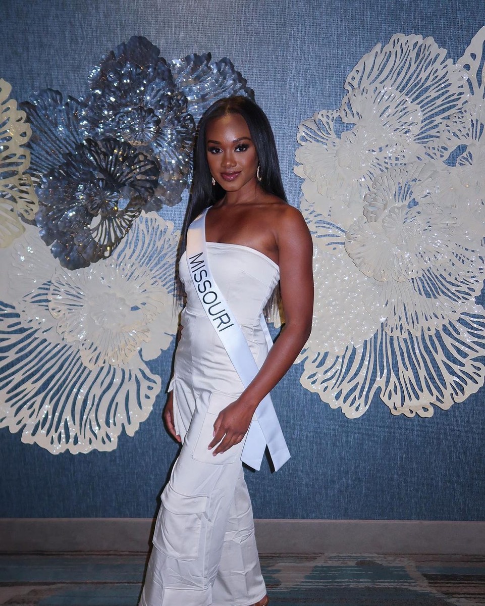 Miss Missouri USA 2023 Autumn Black