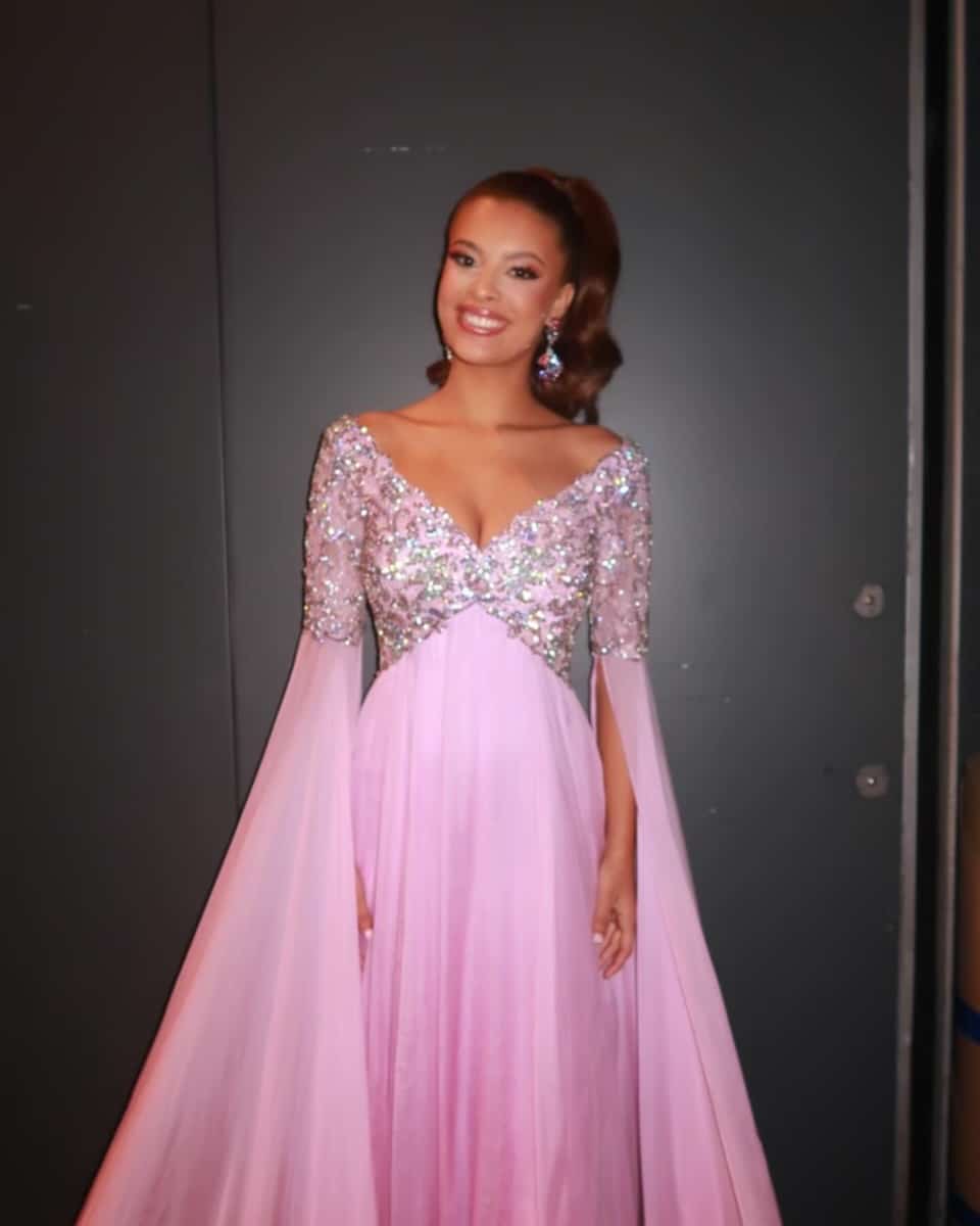 Miss Illinois Teen USA 2024 Arianna Thompson