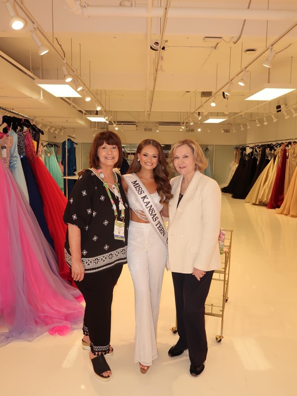 Miss Kansas Teen USA 2025 Emma Mayfield